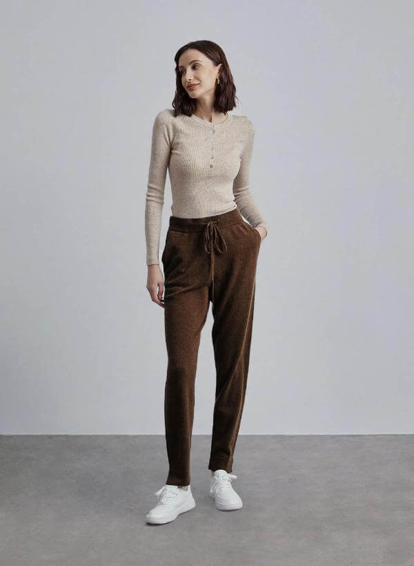 Cashmere Joggers Outfits