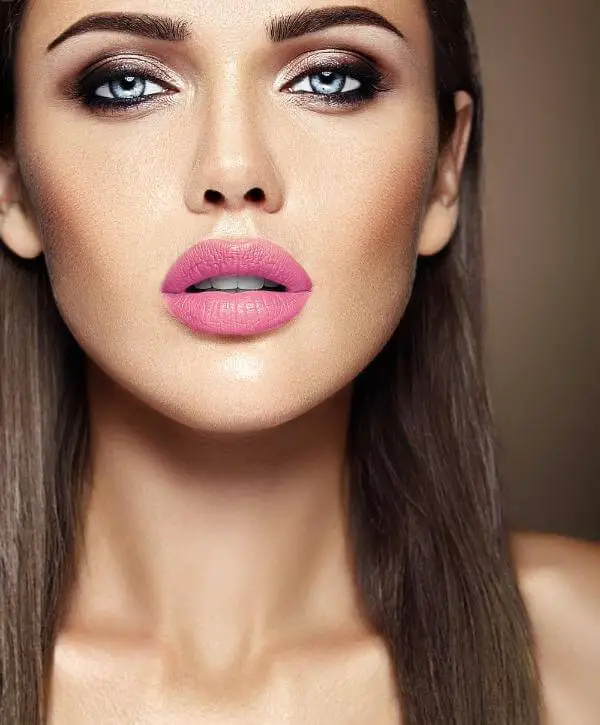 How to Make Small Lips Look Bigger (Makeup Tutorial)