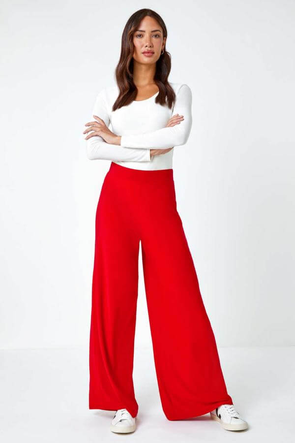 What Colors Pair Well With Red Outfits?