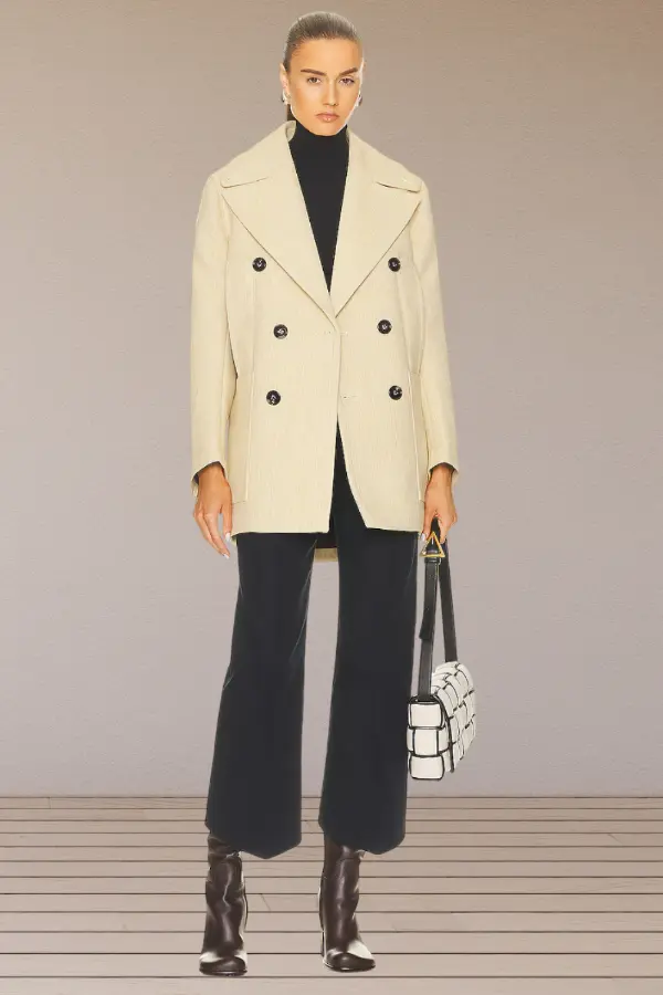 Elegant Winter Outfits for Women: Stay Warm and Stylish