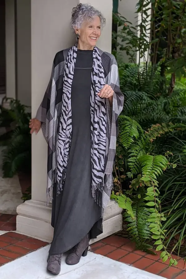How to Dress Over 70 Years Old Women: Style Tips