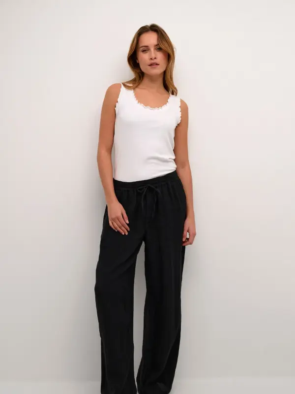 Black Linen Pants Outfit Ideas For Women
