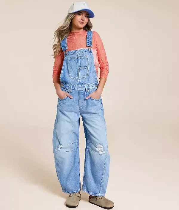 Barrel Overalls Outfit Ideas That Actually Look Cool