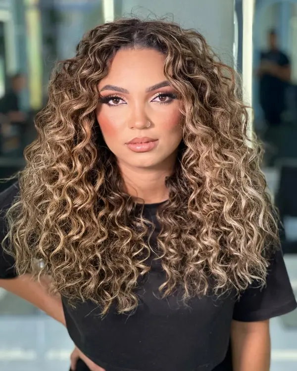 39 Beautiful Curly Hair Styles That Are Simply Stunning