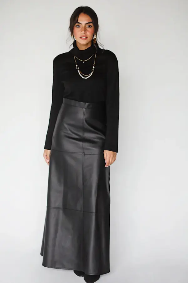 Long Leather Skirt Outfit Ideas to Elevate Your Style Effortlessly