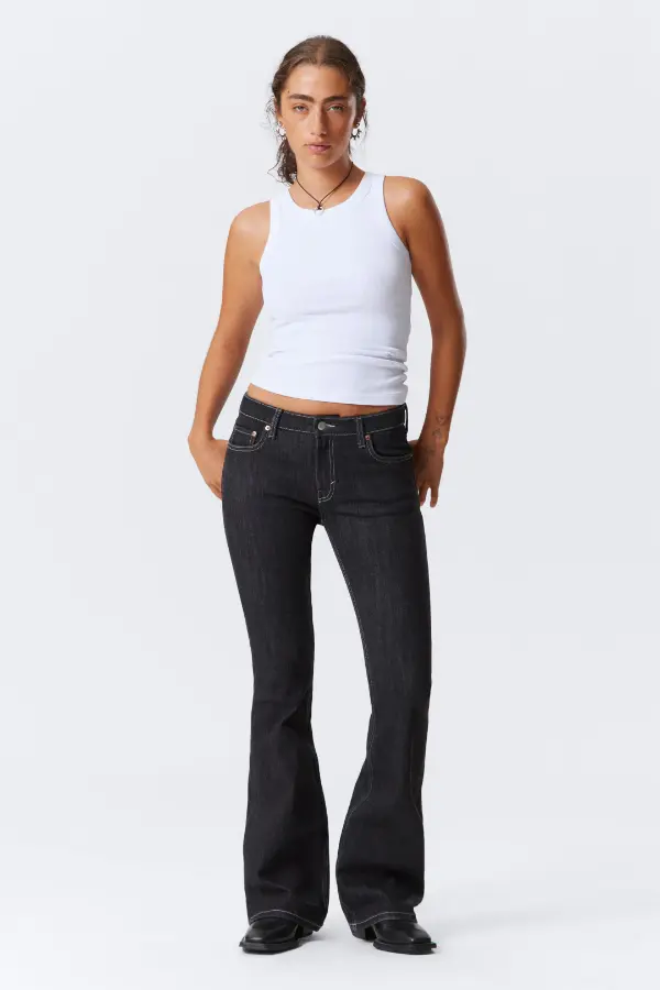 10 Low Rise Flare Jeans Outfit Ideas That Actually Look Good
