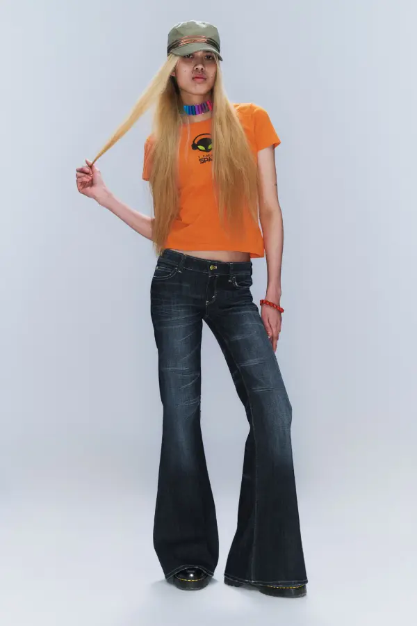 10 Low Rise Flare Jeans Outfit Ideas That Actually Look Good