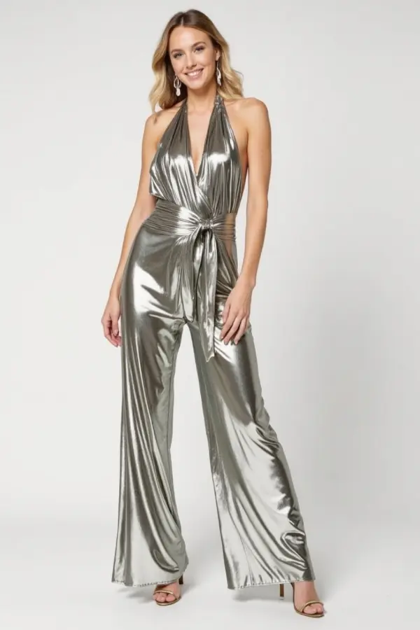 7 Cool Silver Metallic Outfit Ideas for Women