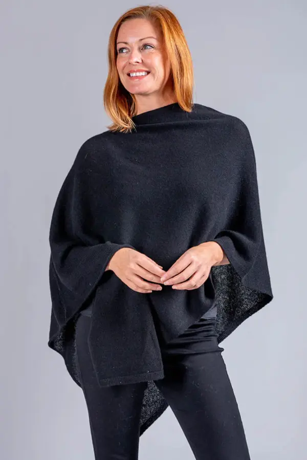 Black Poncho Outfits for Women That Actually Look Stylish