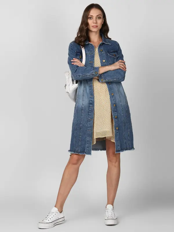 10 Long Denim Jacket Outfit Ideas You’ll Want to Wear