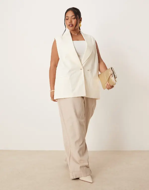 10 Smart Casual Plus Size Women Outfits That Look Put-Together