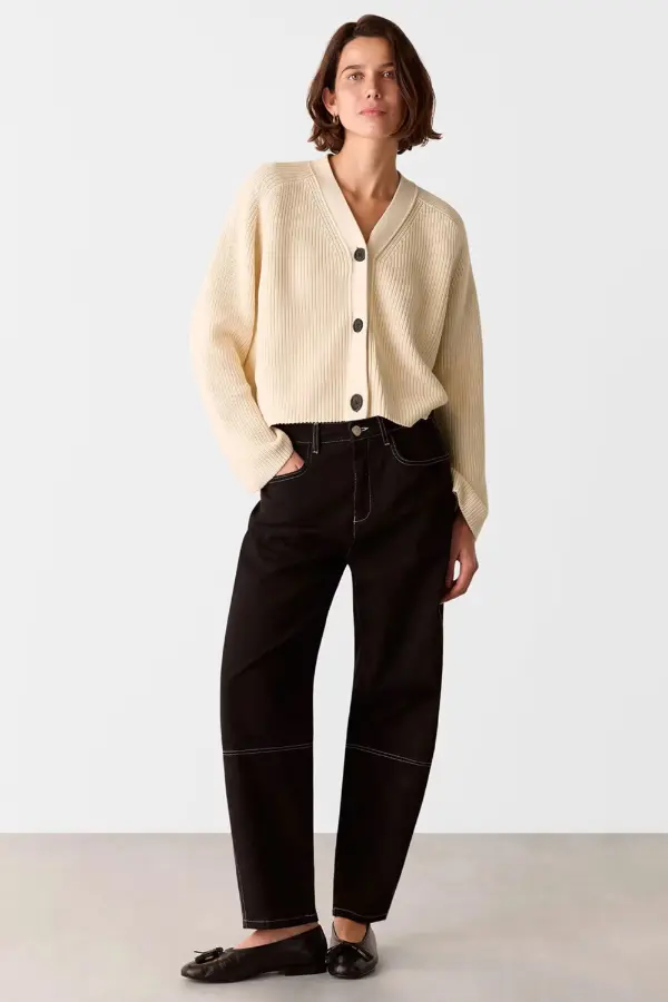 Cream Cardigan Outfits: Stylish Ways To Wear This Wardrobe Staple