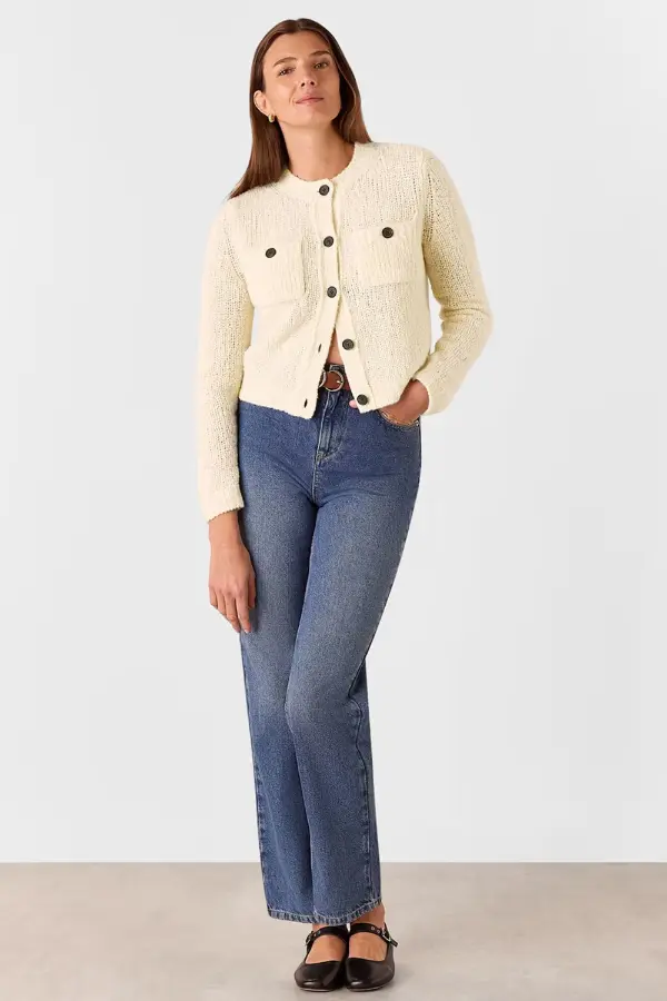 Cream Cardigan Outfits: Stylish Ways To Wear This Wardrobe Staple