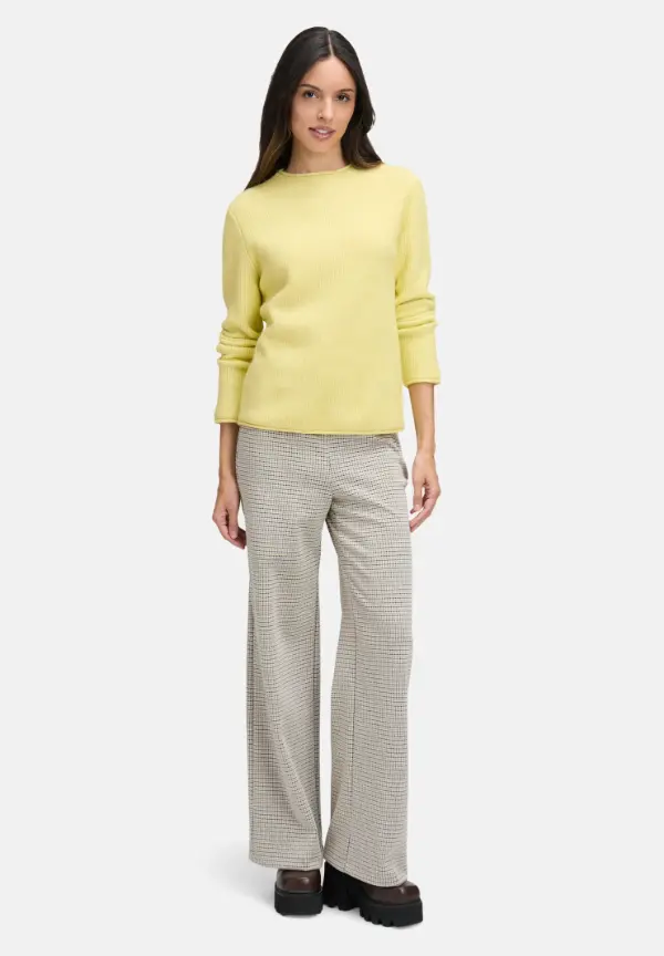 Yellow Sweater Outfit Ideas To Brighten Up Your Style