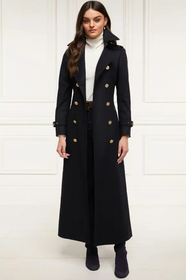Long Trench Coat Outfits for Women: A Guide to Styling This Classic Piece