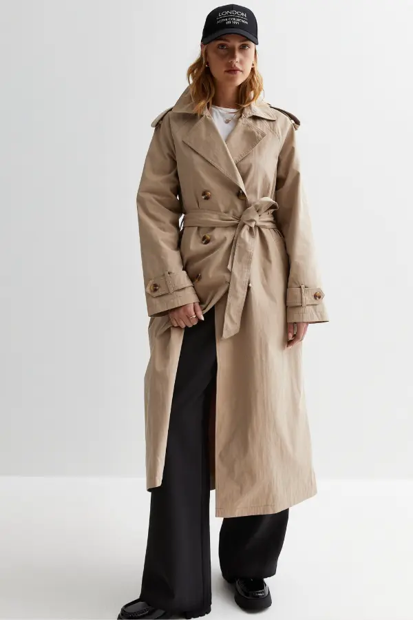 Long Trench Coat Outfits for Women: A Guide to Styling This Classic Piece