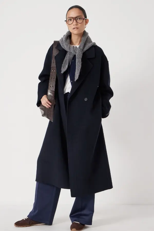 Navy Coat Outfits For Women: Stylish Ideas You’ll Want To Try