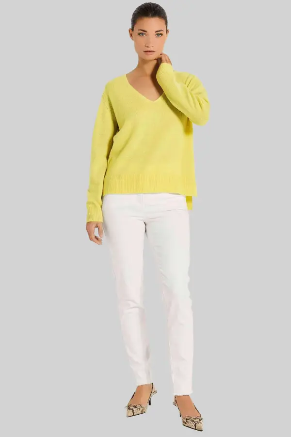 Yellow Sweater Outfit Ideas To Brighten Up Your Style