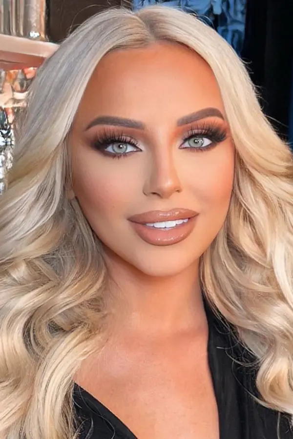 Glam Makeup Look: A Guide to Elevating Your Style