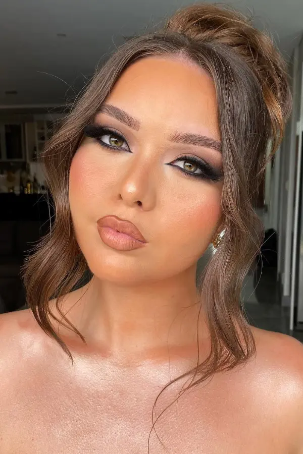 Glam Makeup Look: A Guide to Elevating Your Style