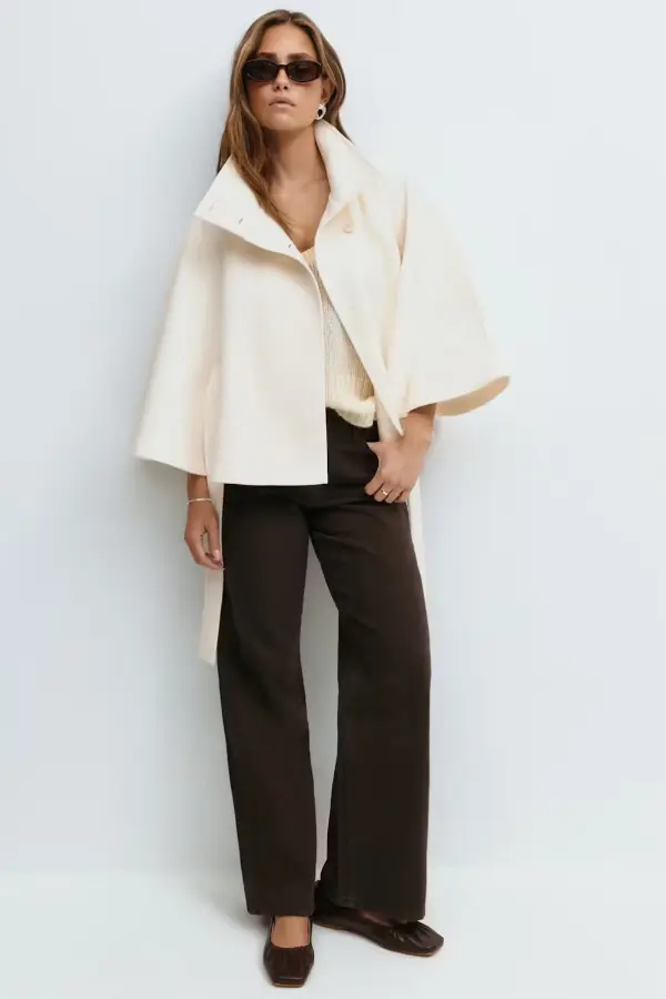 How to Style White Jacket in Every Season