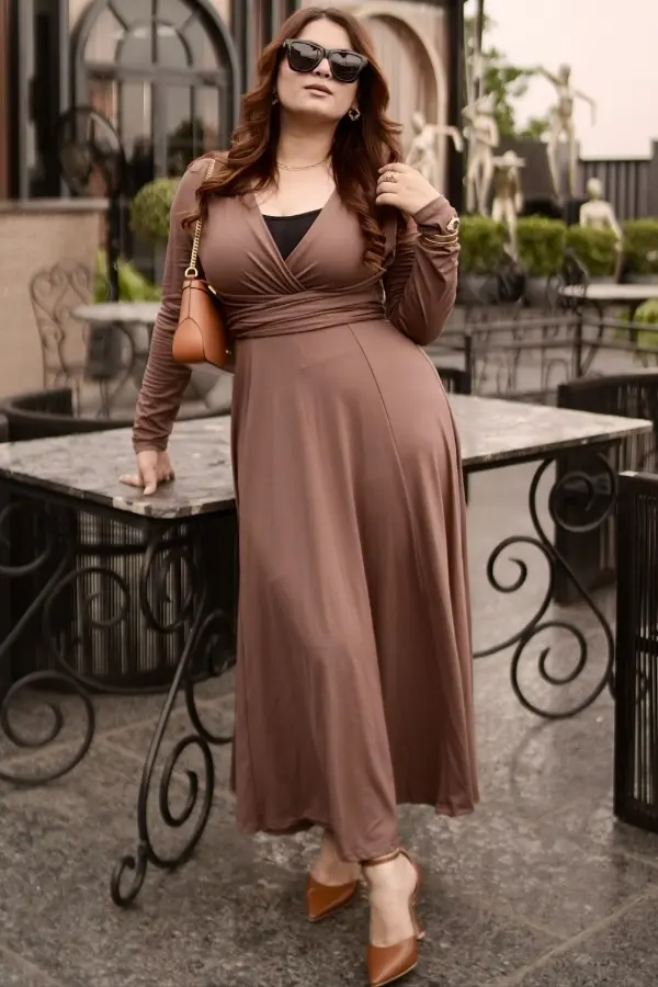 Pear Body Shape Fashion Tips: Flatter Your Curves Every Day