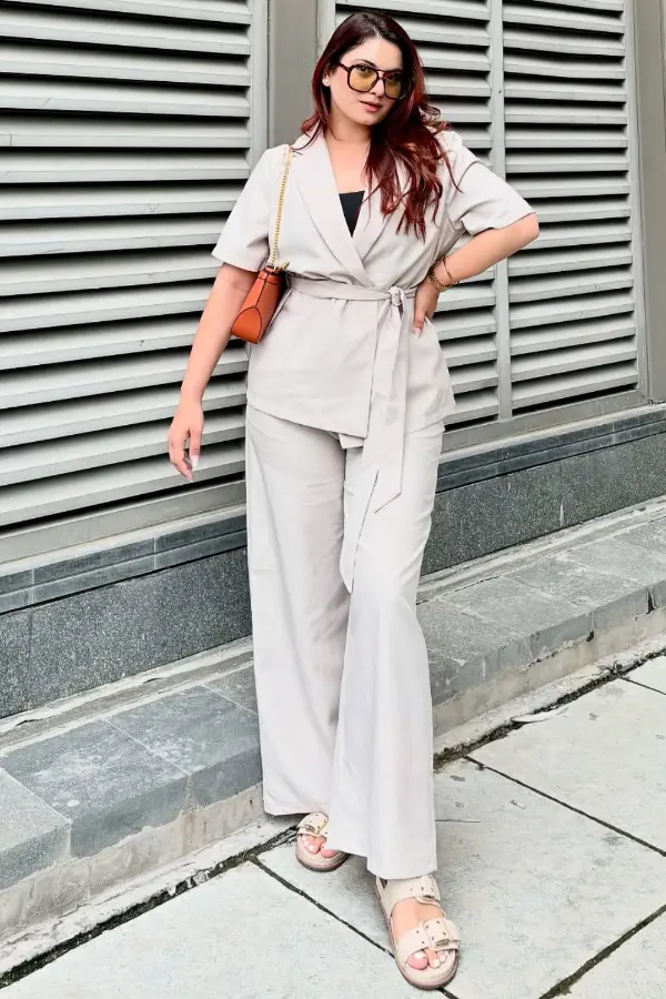 Pear Body Shape Fashion Tips: Flatter Your Curves Every Day