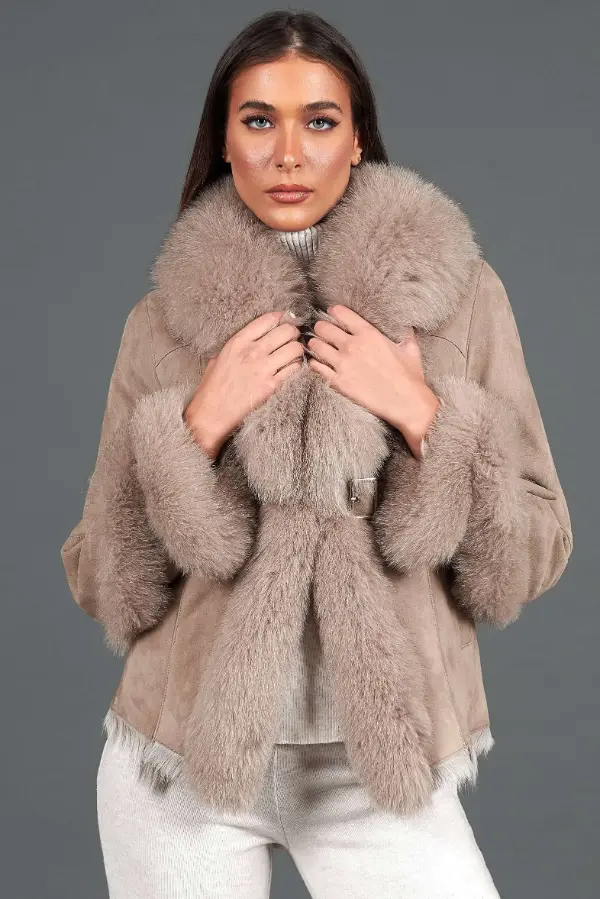 Shearling Jacket Outfits For Women: Cozy Style That Feels Effortless