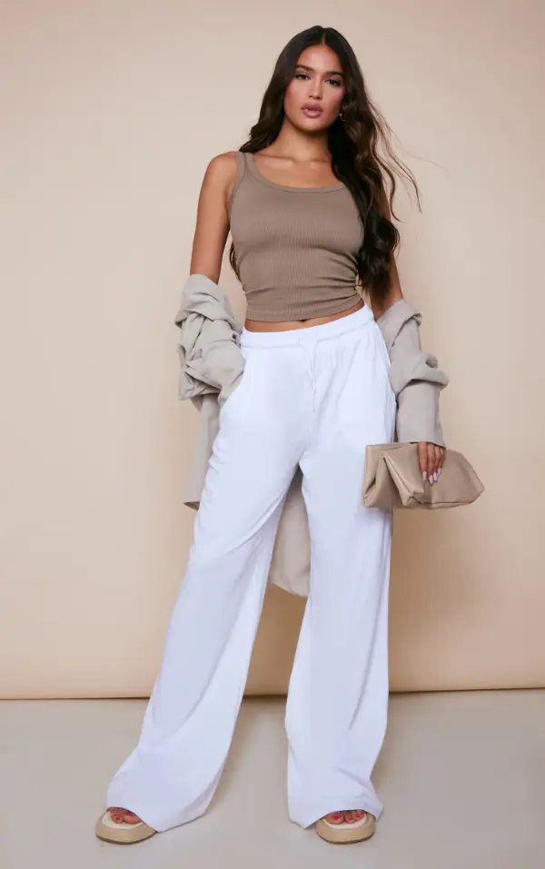 Wide Leg Joggers Outfit Ideas That Feel Relaxed But Look Intentional